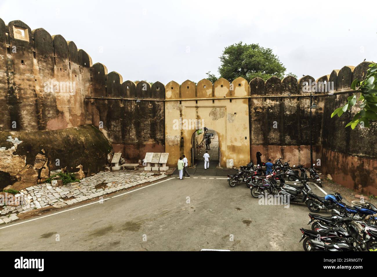 Tadi gate, Nahargarh Fort, Jaipur, Rajasthan, India, Asia Stock Photo ...