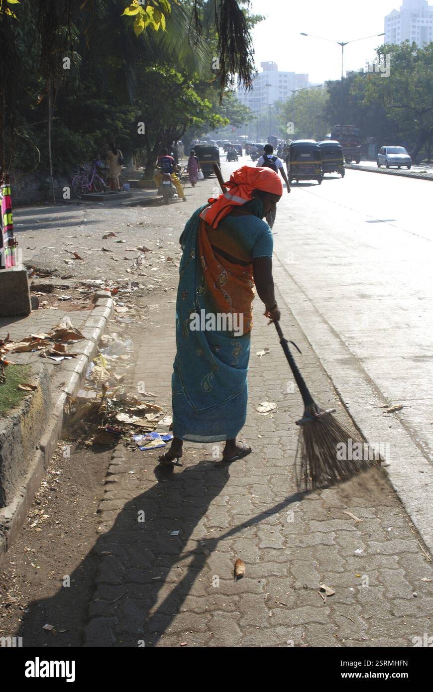 Woman sweeper cleaning road, Bombay Mumbai, Maharashtra, India, Asia ...