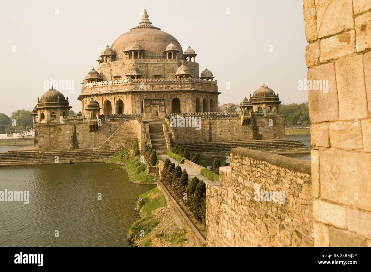 Sher shah suri tomb in Sasaram, Bihar, India, Asia Stock Photo - Alamy