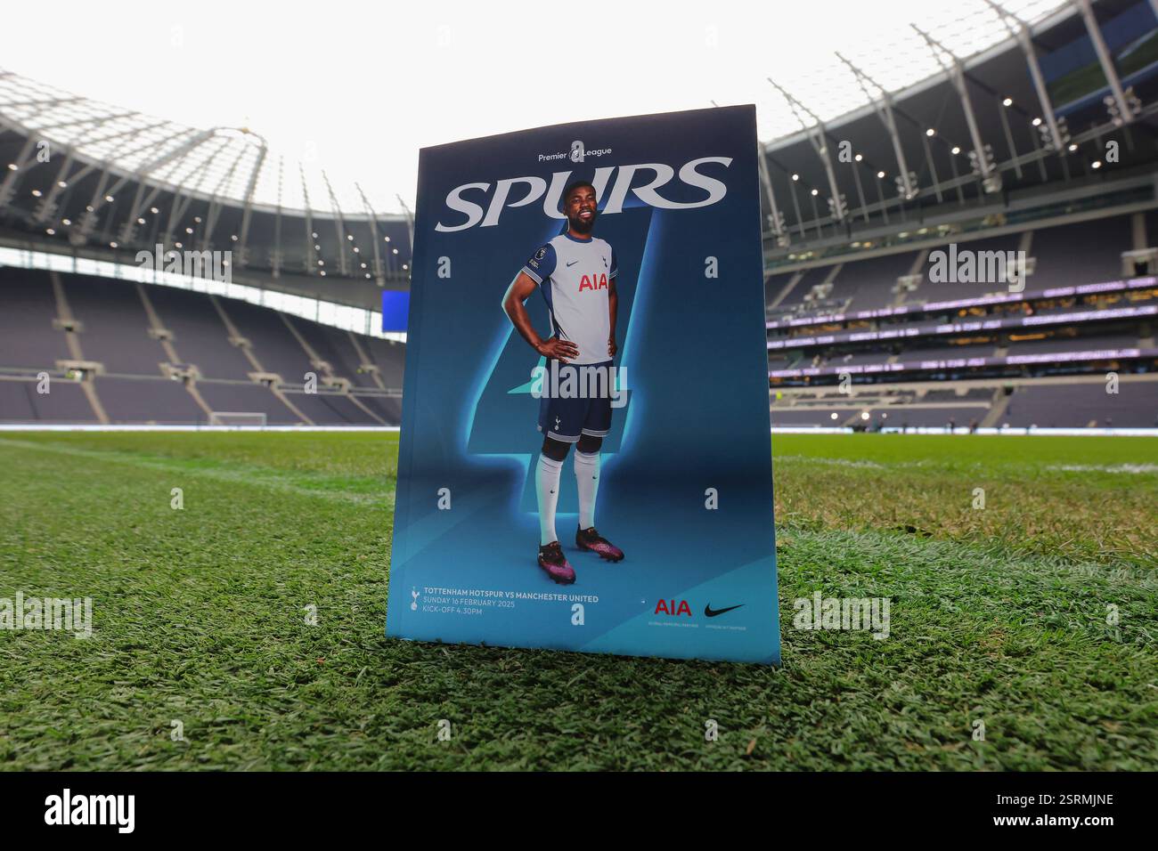 Tottenham Hotspur Stadium, London, UK. 16th Feb, 2025. Premier League ...
