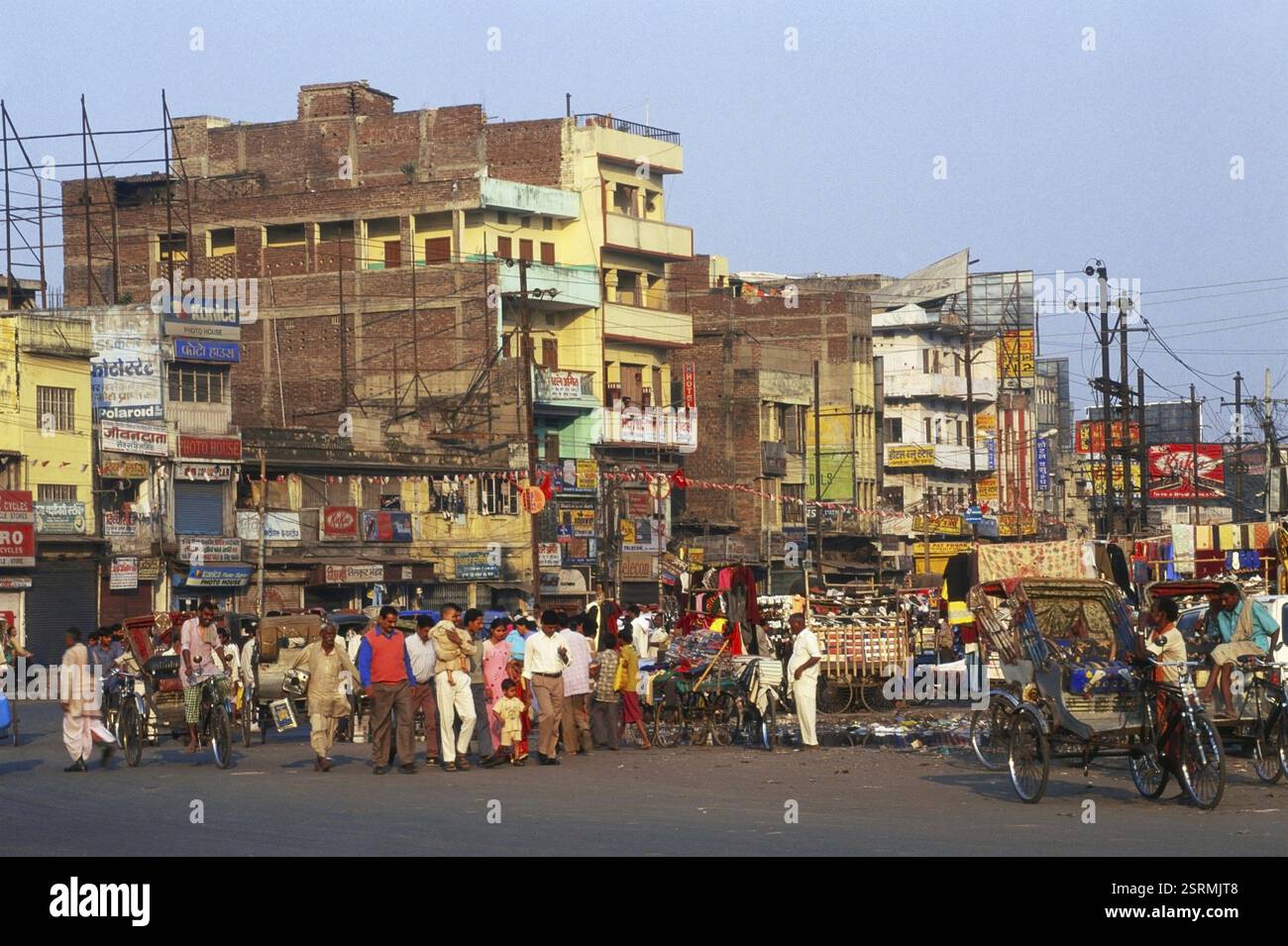 Crowded & congested area near railway station, Patna, Bihar, India ...
