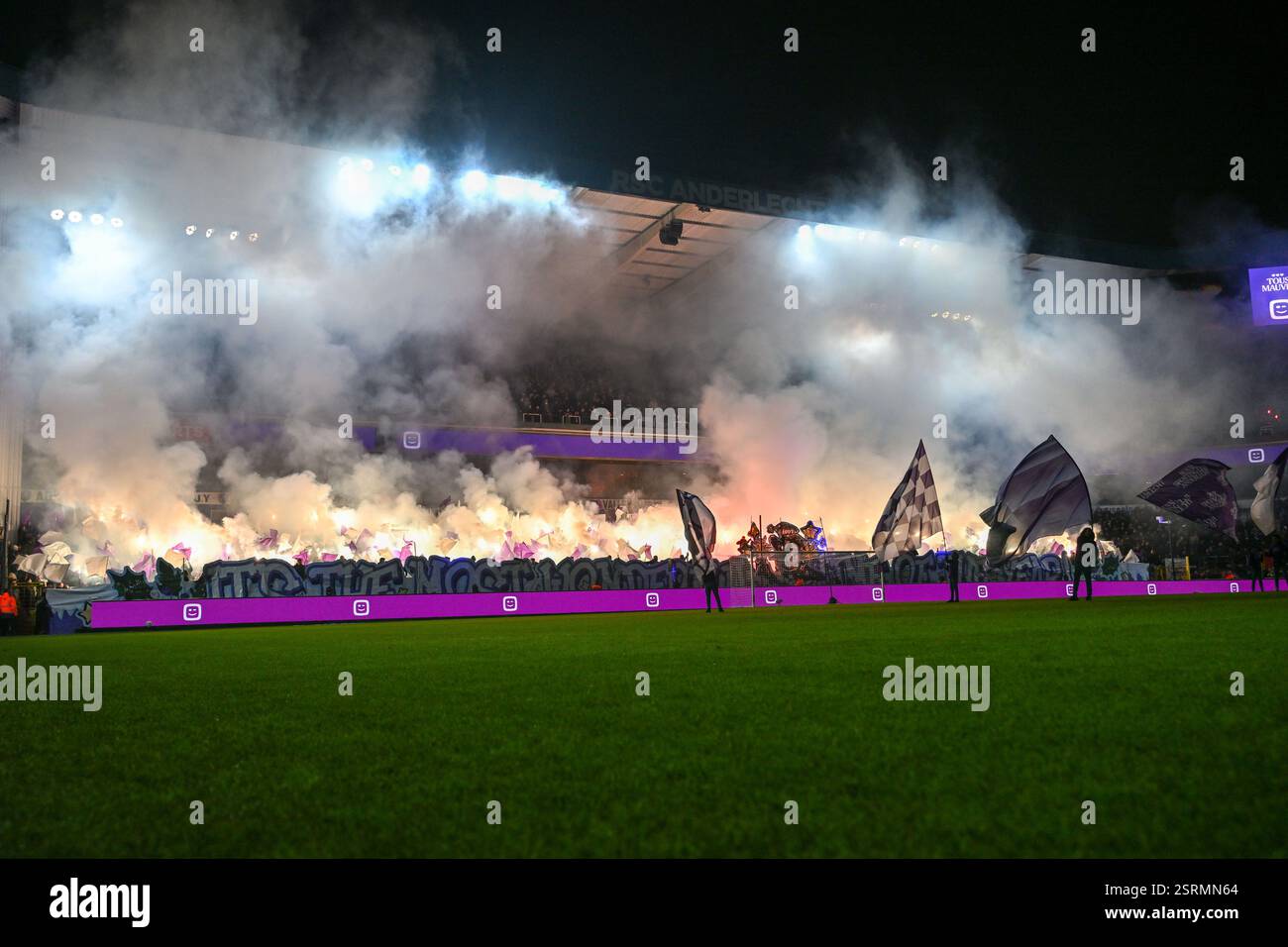 Anderlecht, Belgium. 27th Dec, 2024. fans and supporters of Anderlecht ...