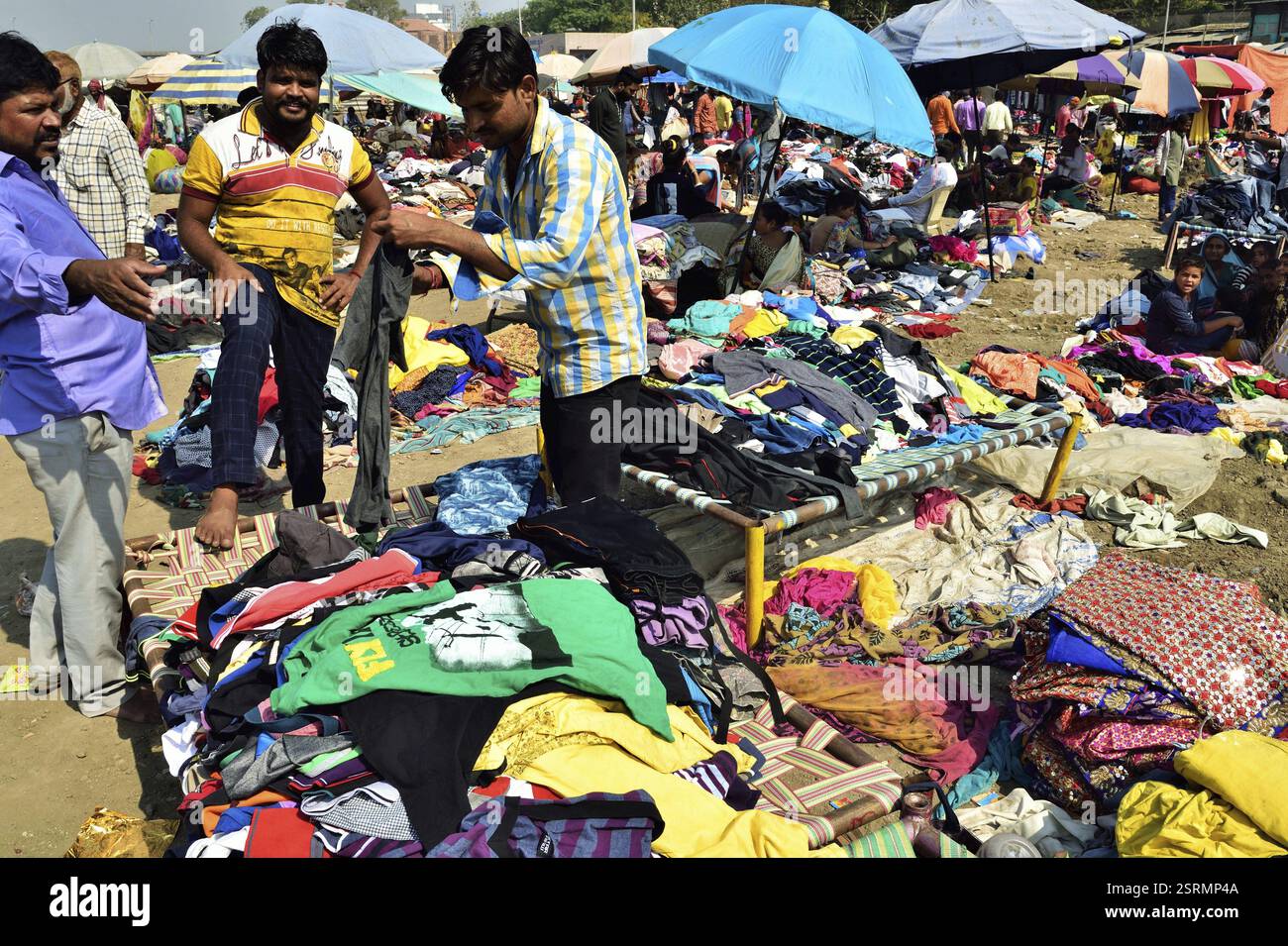 Haat bazaar, Surat, Gujarat, India, Asia Stock Photo - Alamy