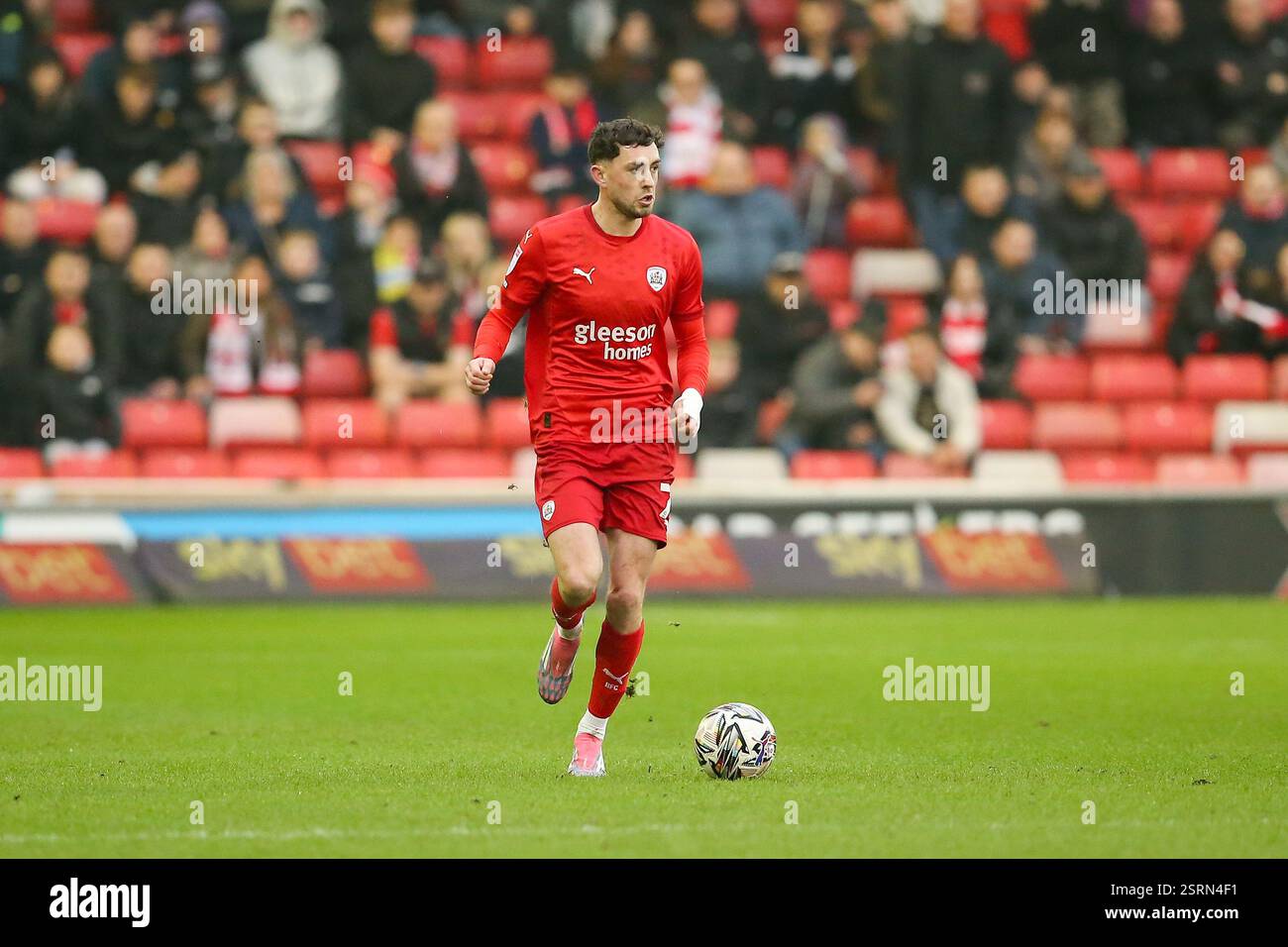 Oakwell Stadium, Barnsley, England - 15th February 2025 Corey O'Keeffe ...