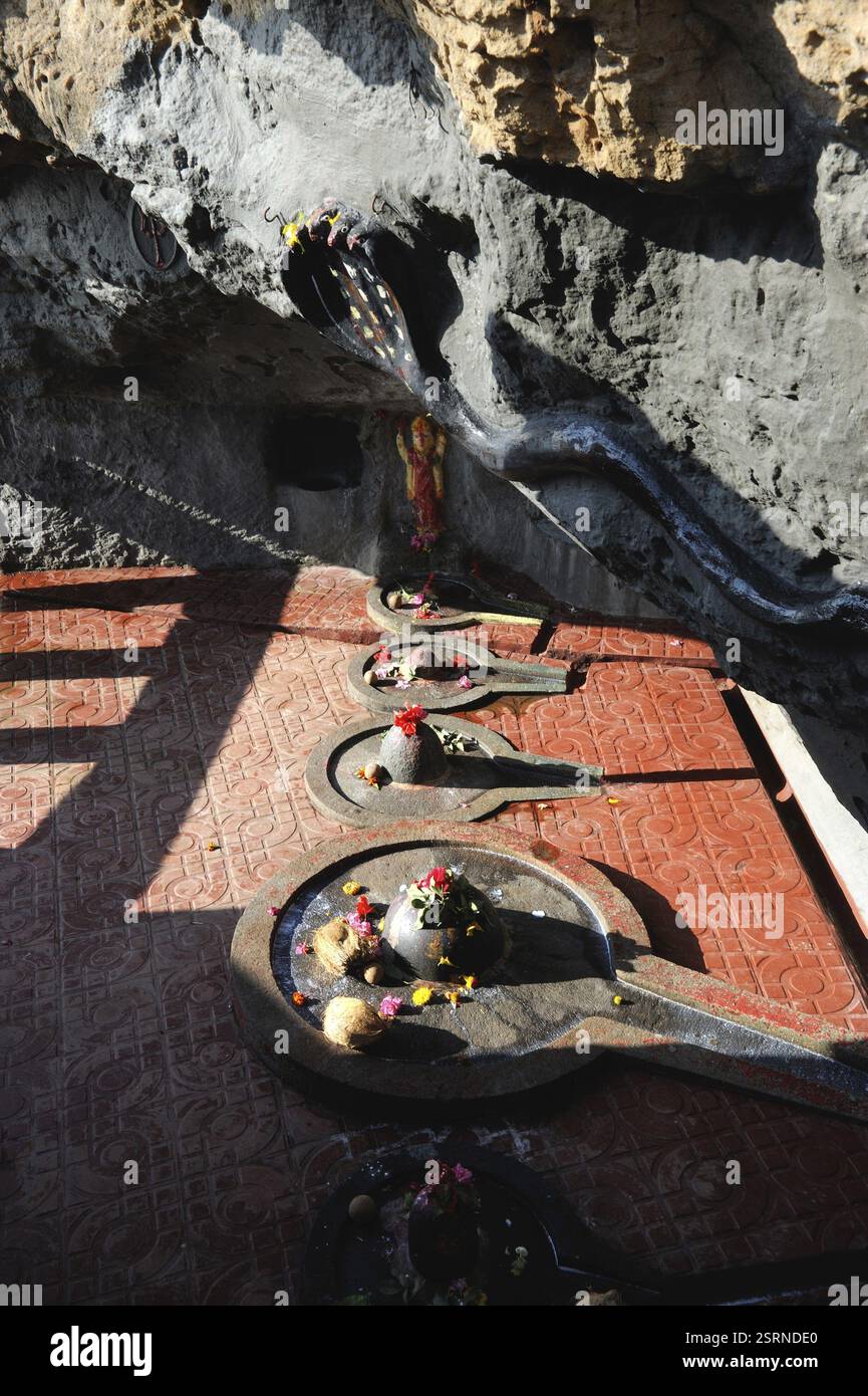 Shivlings at gangeshwar temple, Diu, India, Asia Stock Photo - Alamy