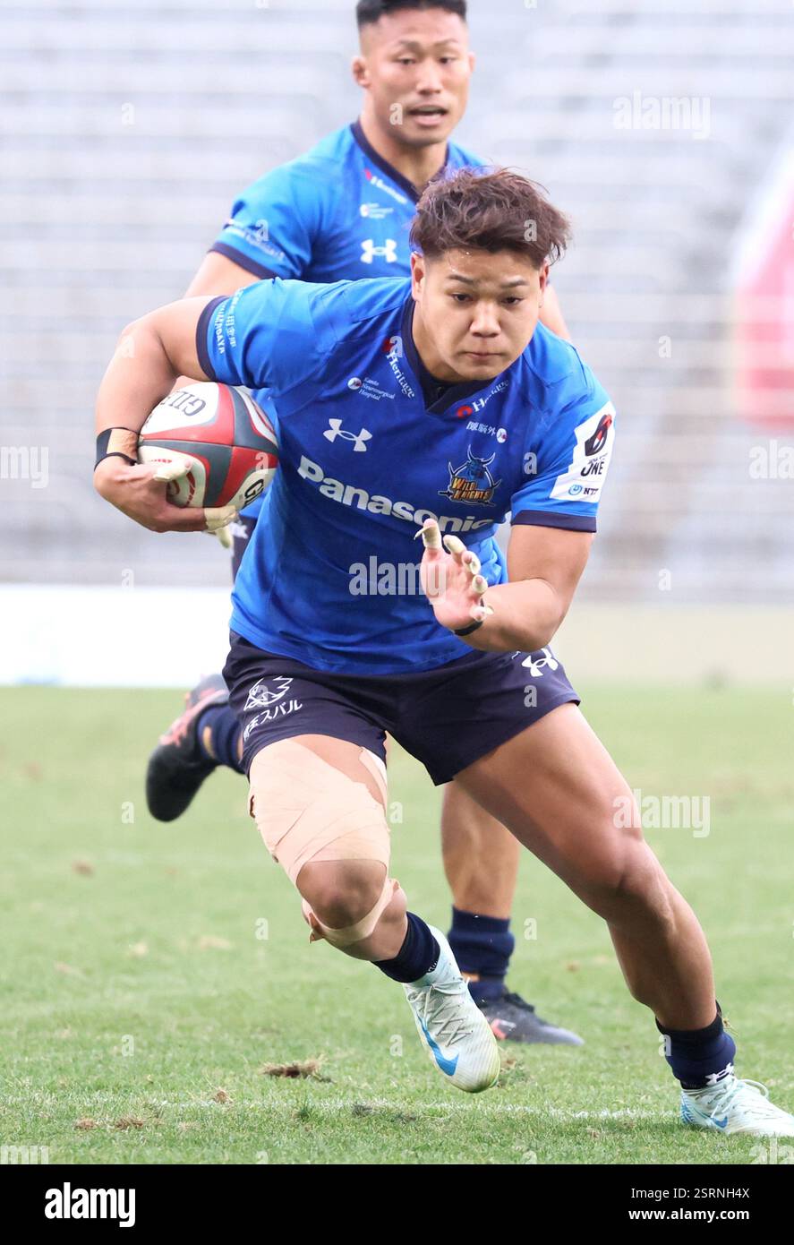 February 16, 2025, Tokyo, Japan - Saitama Panasonic Wild Knights fly ...