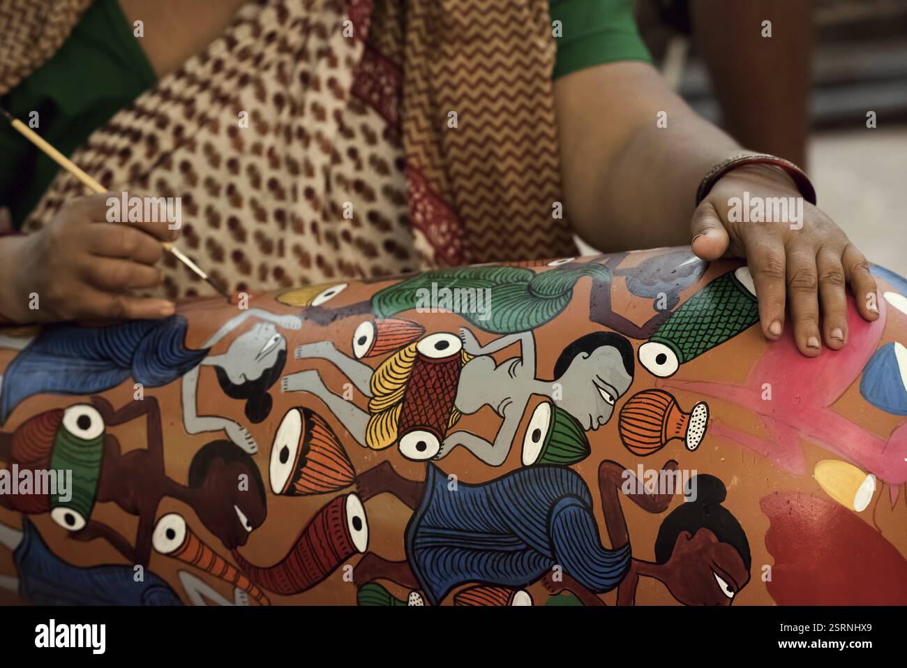 Woman scroll painter, kolkata, west bengal, india, asia Stock Photo - Alamy