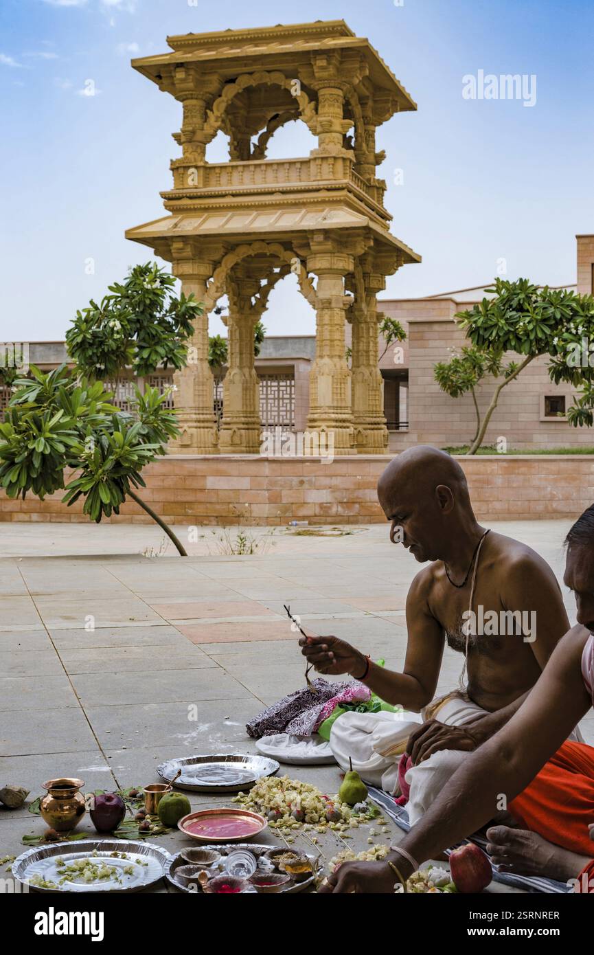 Pind daan india hi-res stock photography and images - Alamy