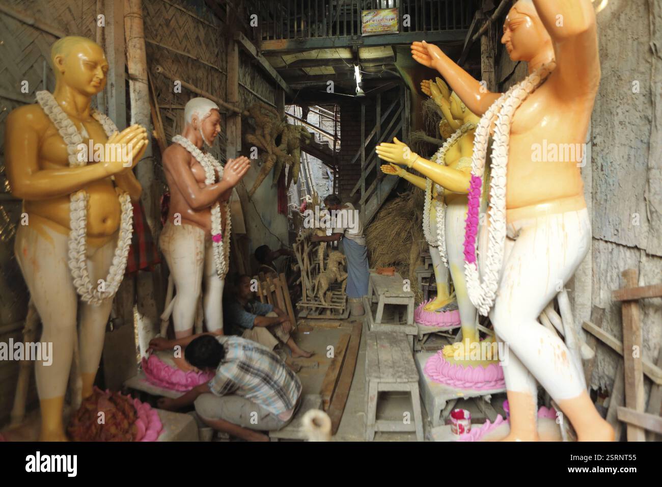 Man painted statue, kumar tully potter lane, kolkata, west bengal ...