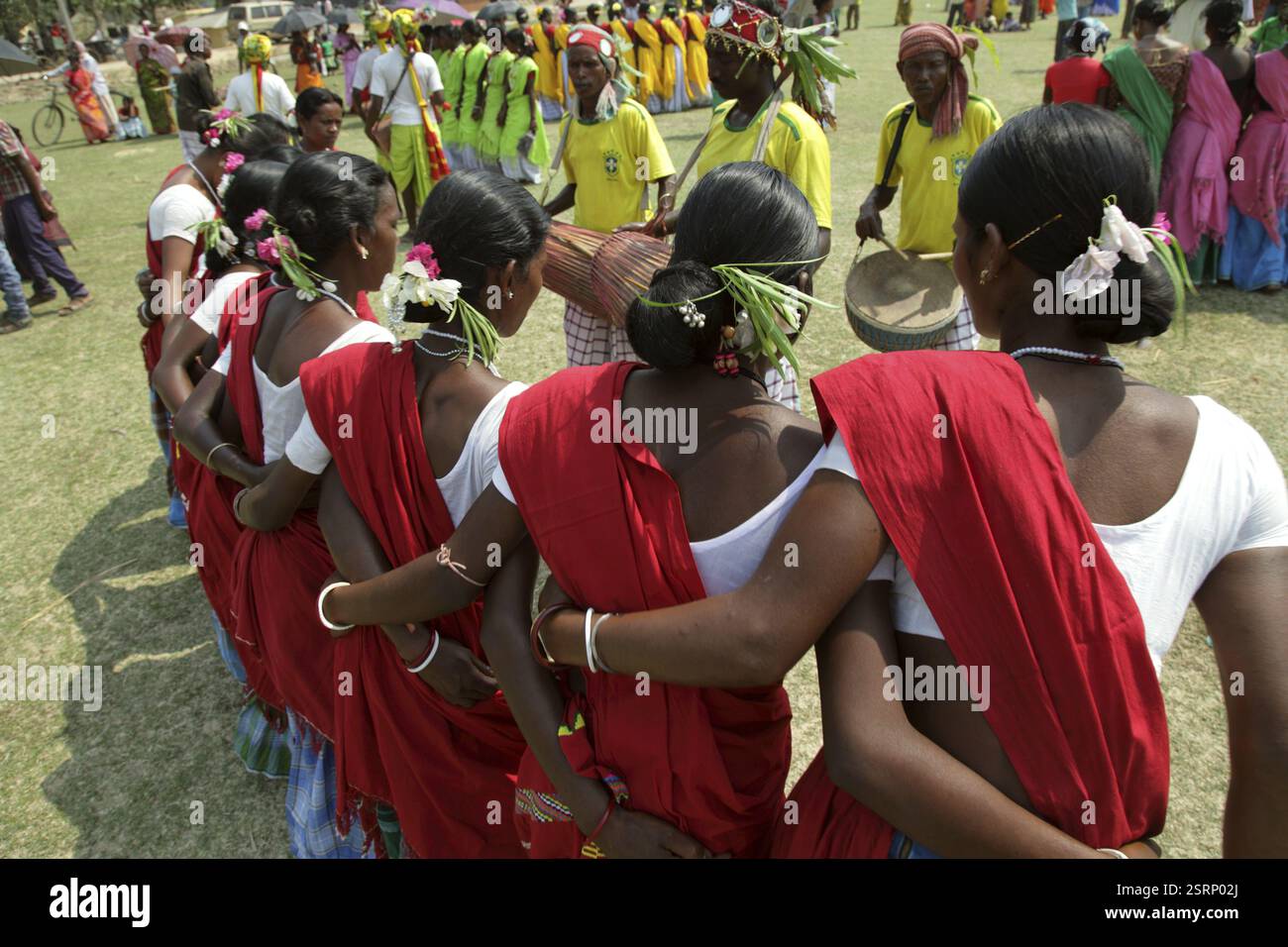 People performing tribal dance, birbhum, west bengal, india, asia Stock ...