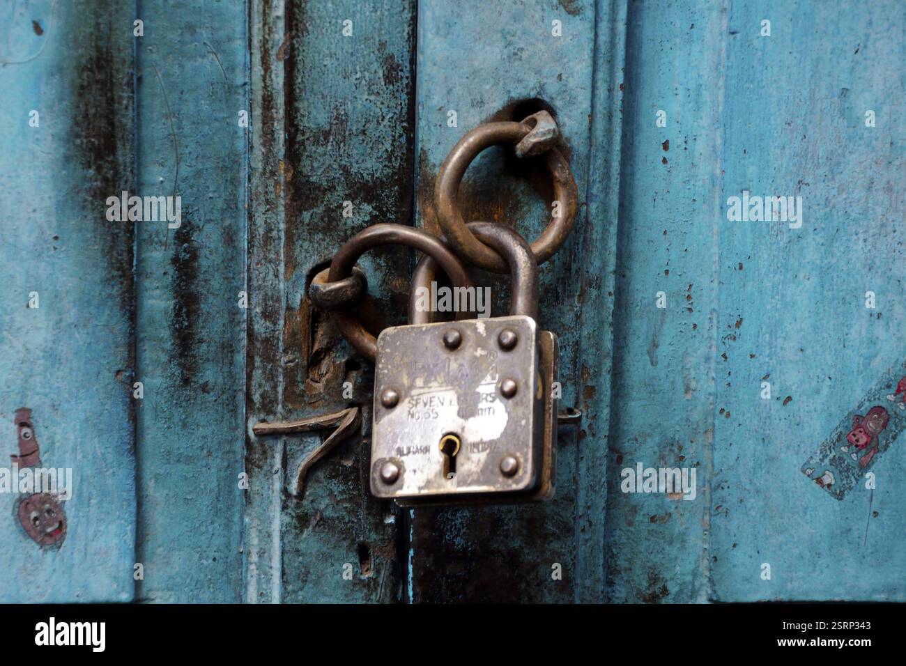 Asia door lock closed hi-res stock photography and images - Alamy