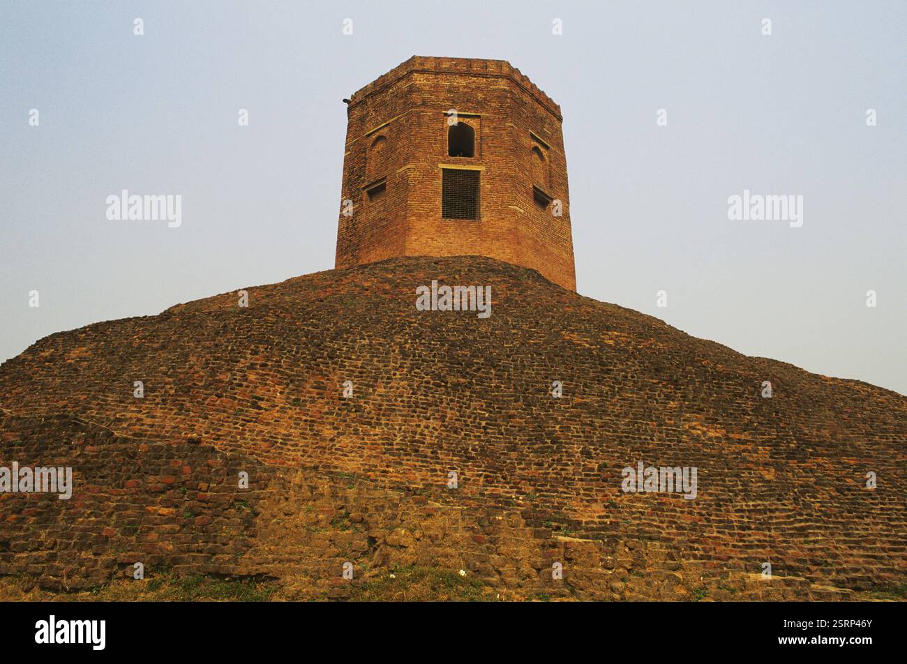 Ruins of Chaukhandi Stupa, Sarnath, Varanasi, Uttar Pradesh, India ...