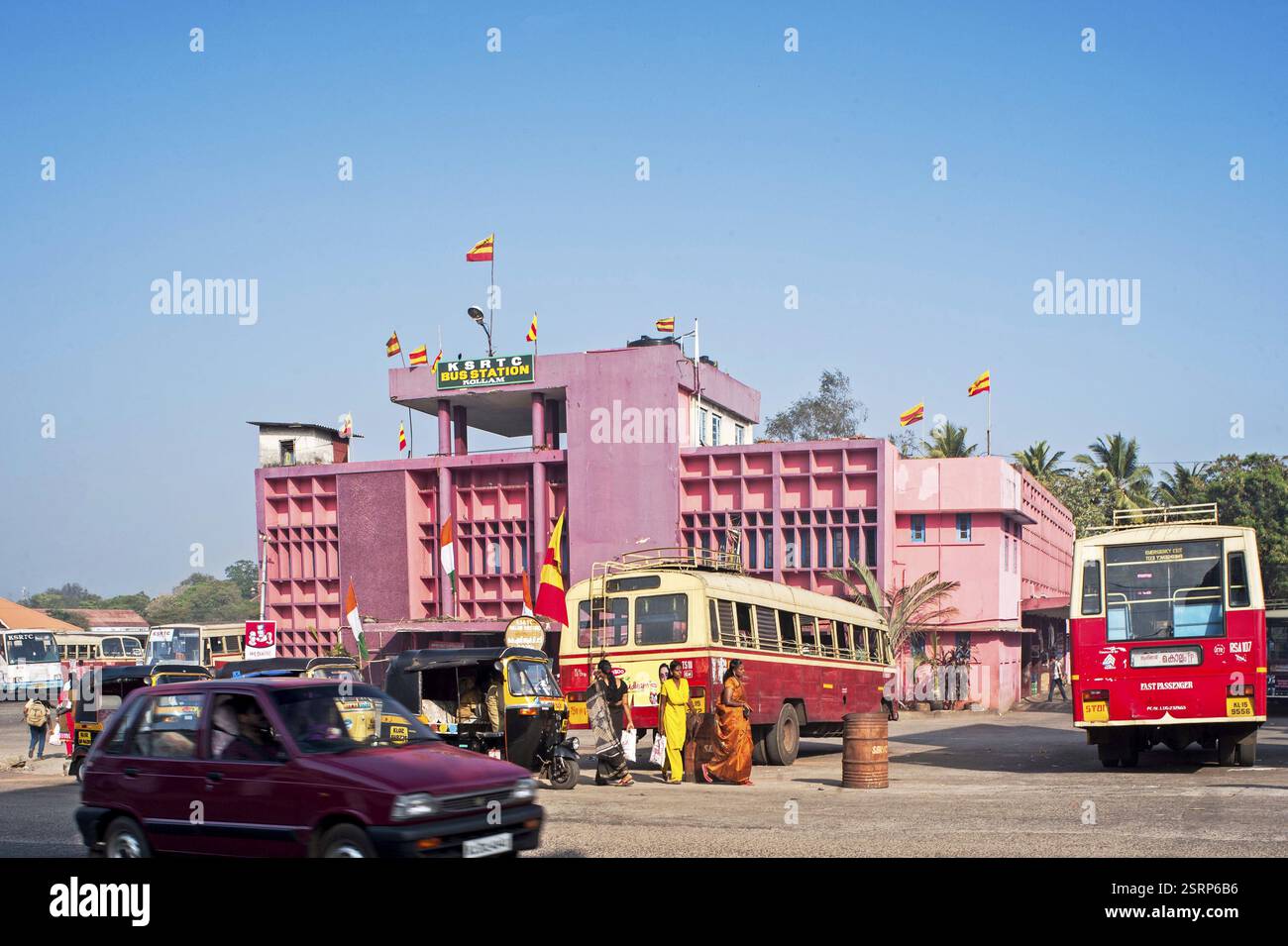 Kerala buses hi-res stock photography and images - Alamy