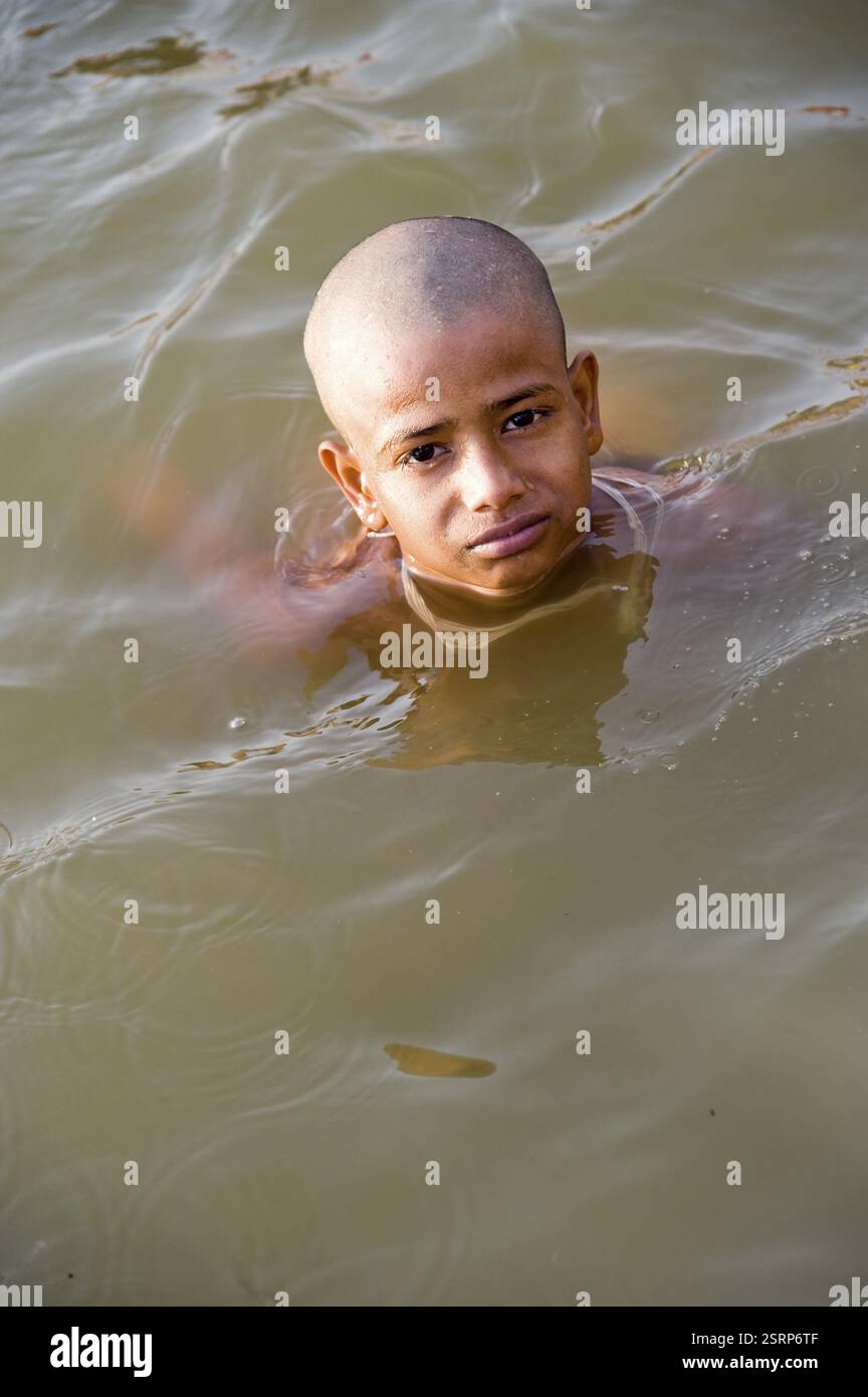 Sadhu child hi-res stock photography and images - Alamy