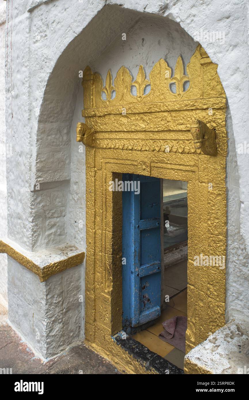 Digambar jain temple hi-res stock photography and images - Alamy