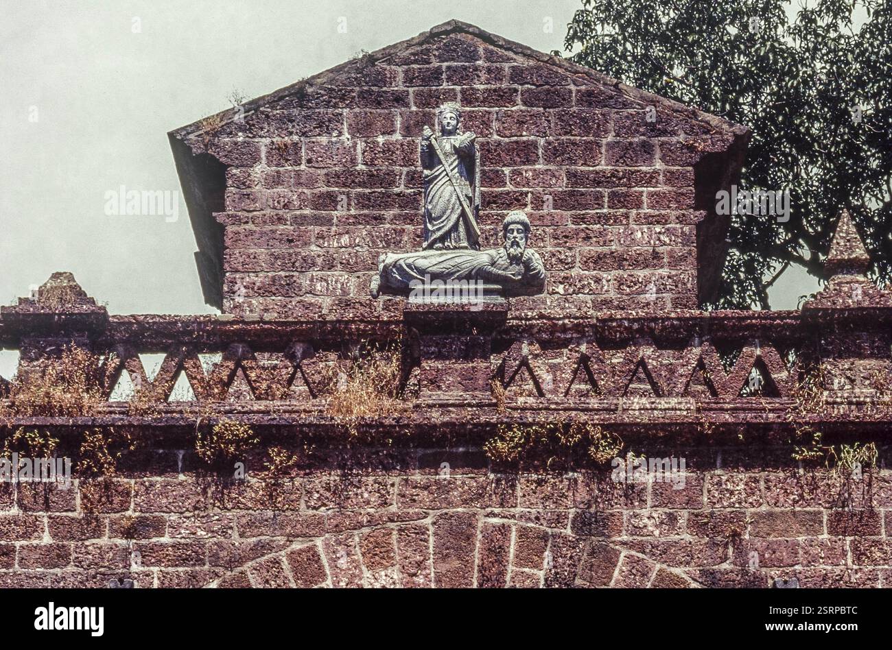 Statues goa india hi-res stock photography and images - Alamy
