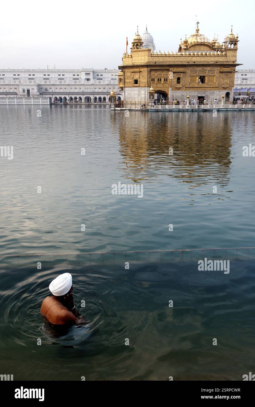 Holy site for sikhs hi-res stock photography and images - Alamy