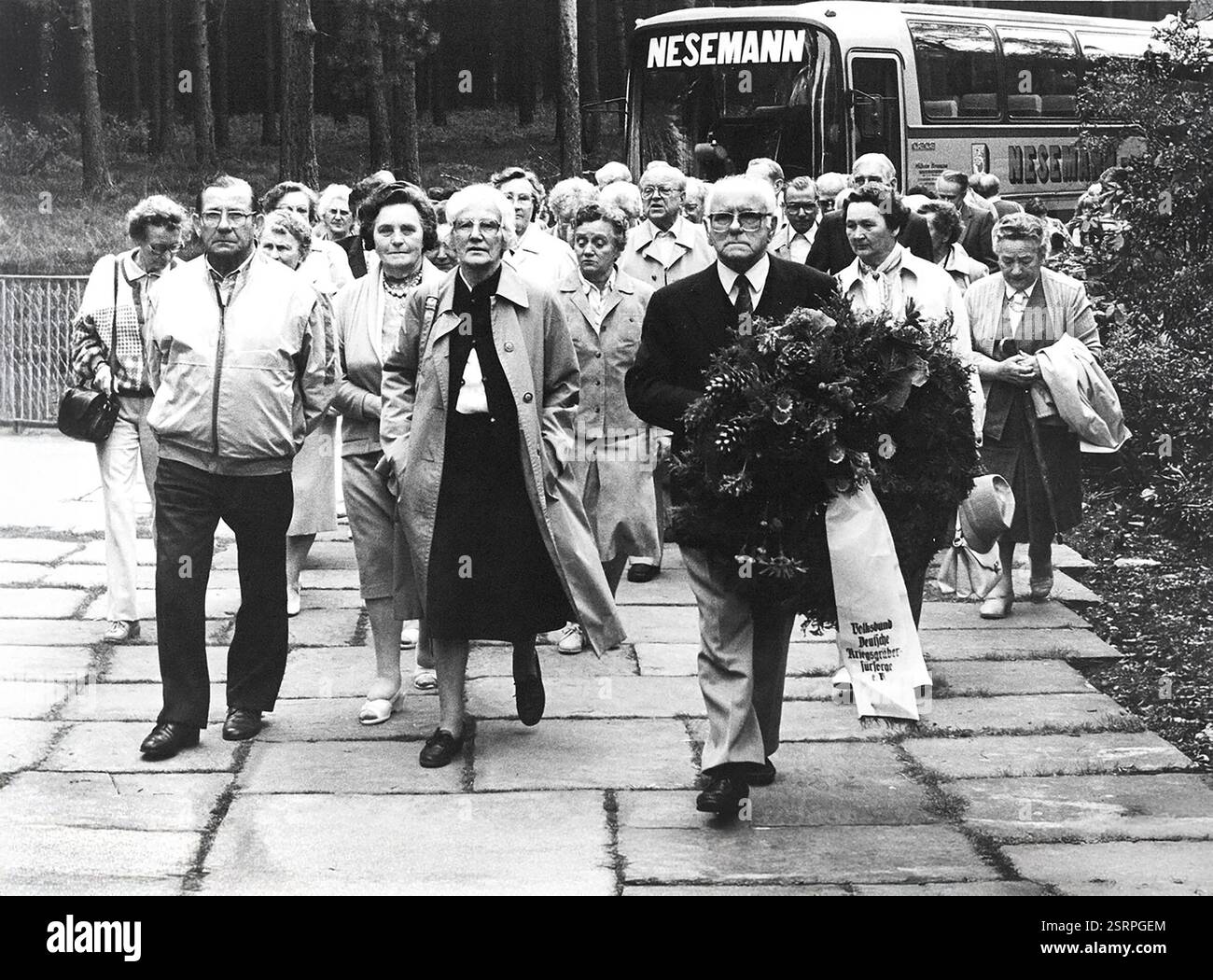 German visitors from Lower Saxony, Germany laying wreath at the ...