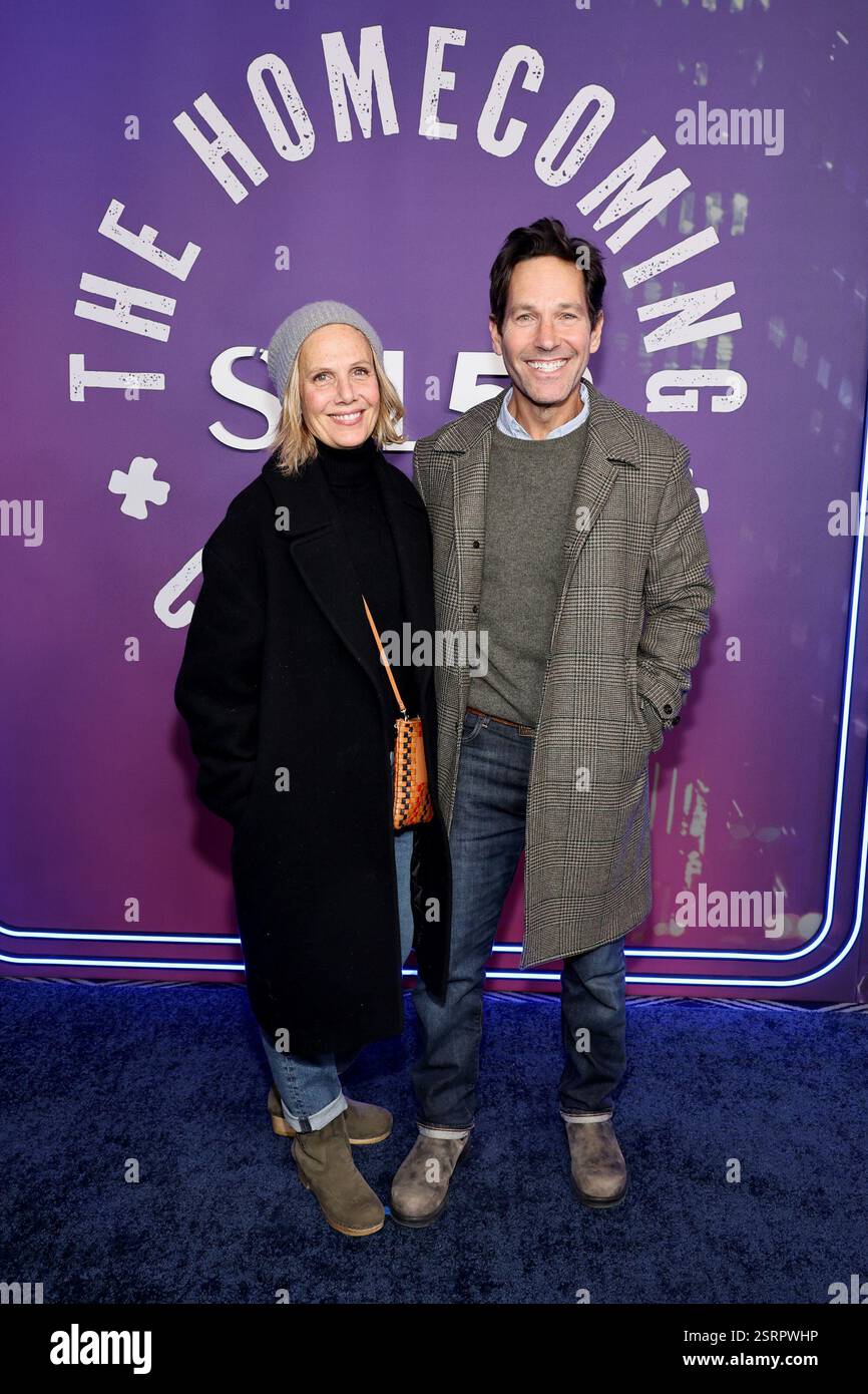SNL50: THE HOMECOMING CONCERT -- Pictured: (l-r) Julie Yeager, Paul ...