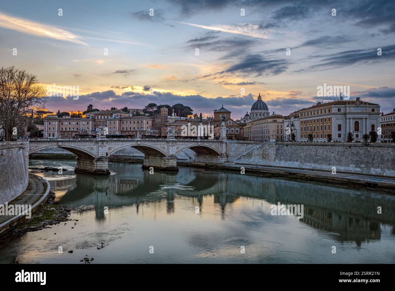 Sunset scene of Vatican City with Vittorio Emanuele II bridge over the ...