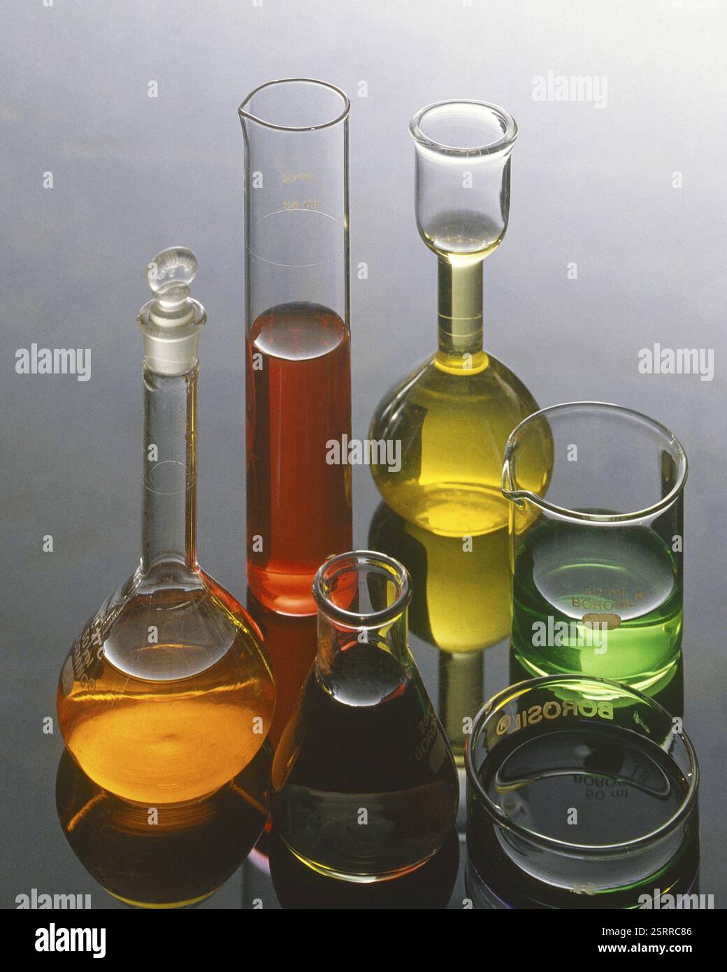 One empty laboratory flask hi-res stock photography and images - Alamy