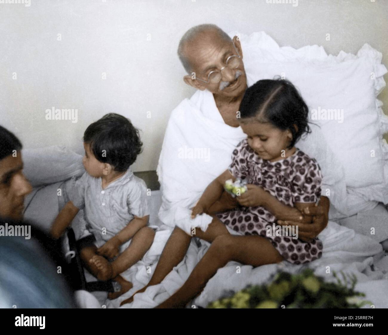 Mahatma Gandhi playing with Dr Satish Kalelkar children, Mumbai ...
