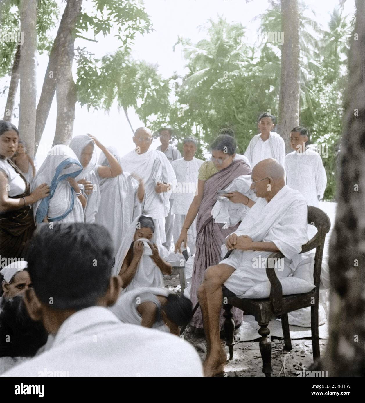 Mahatma Gandhi meeting weeping women after Hindu Muslim riots ...