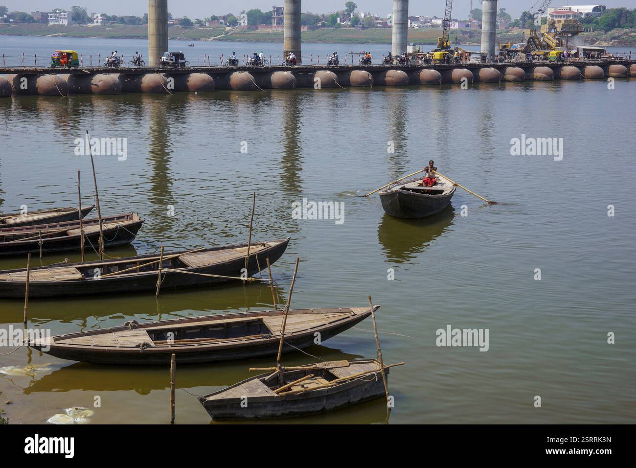 Bridge, river ganga, varanasi, uttar pradesh, india, asia Stock Photo ...