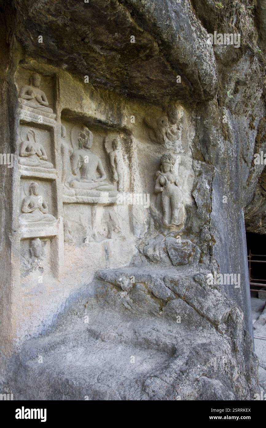 Statue ellora caves, aurangabad, maharashtra, india, asia Stock Photo ...