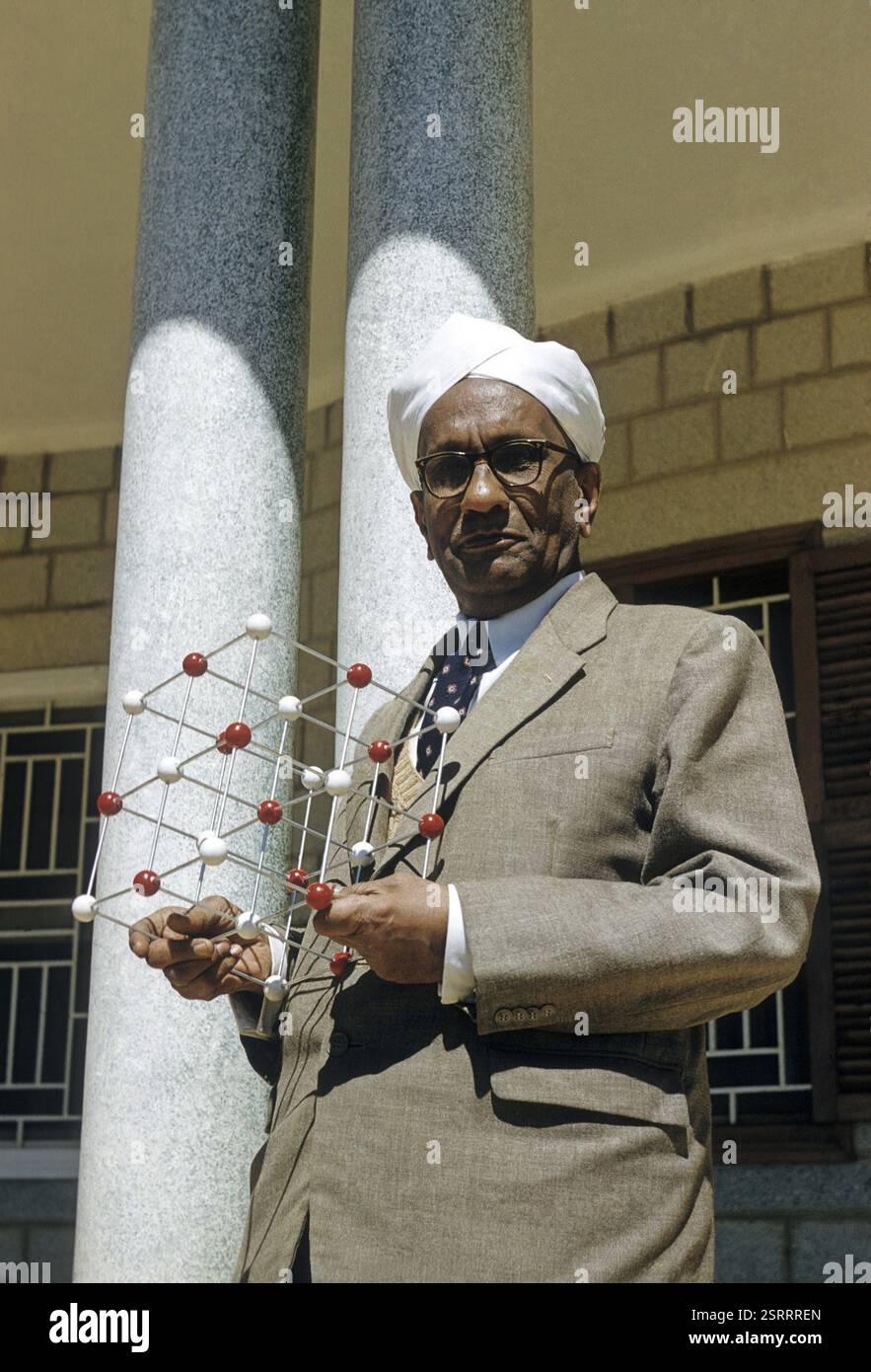 C v raman hi-res stock photography and images - Alamy
