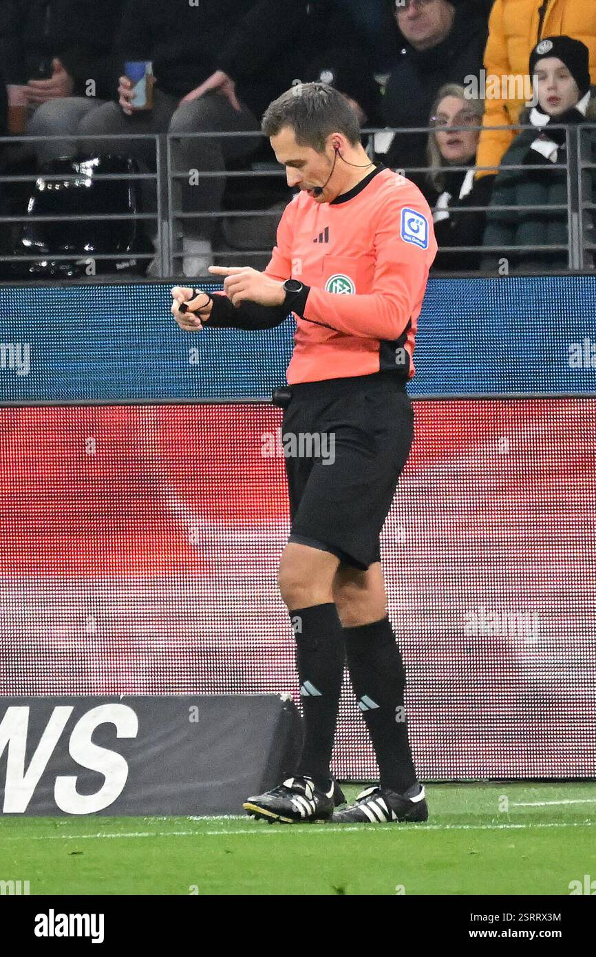 Frankfurt, Germany. 16th Feb, 2025. Fussball 1. Bundesliga 22. Spieltag ...