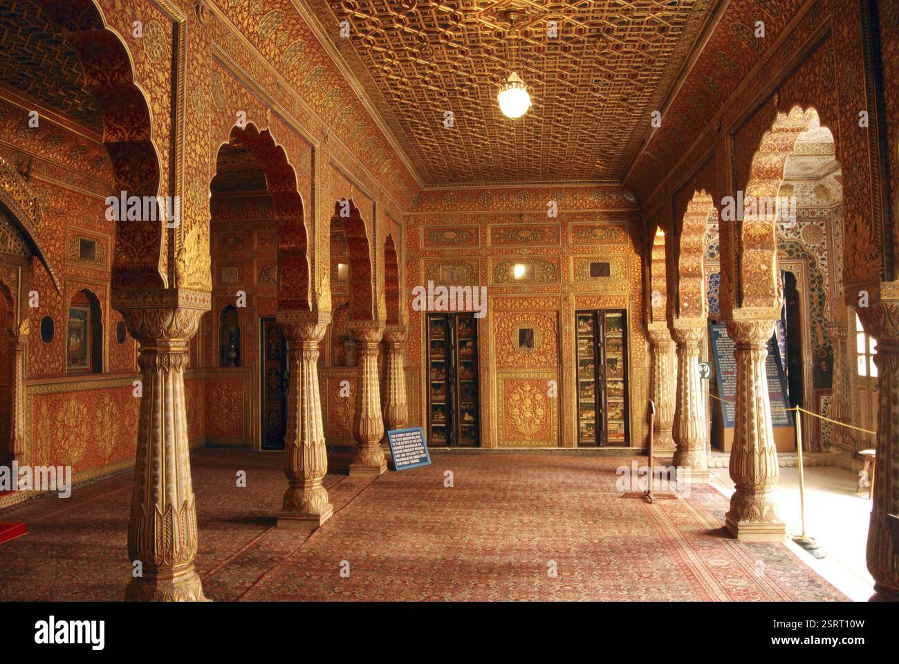 Famous Anup Anoop Mahal with gold work inside Junagarh fort, Bikaner ...