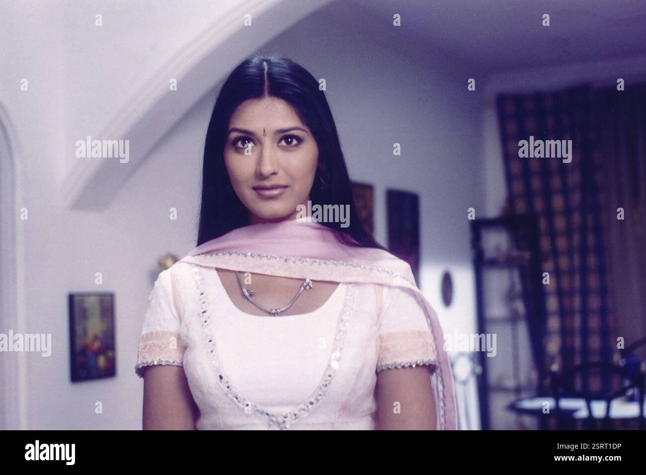 Sonali Bendre Wallpapers