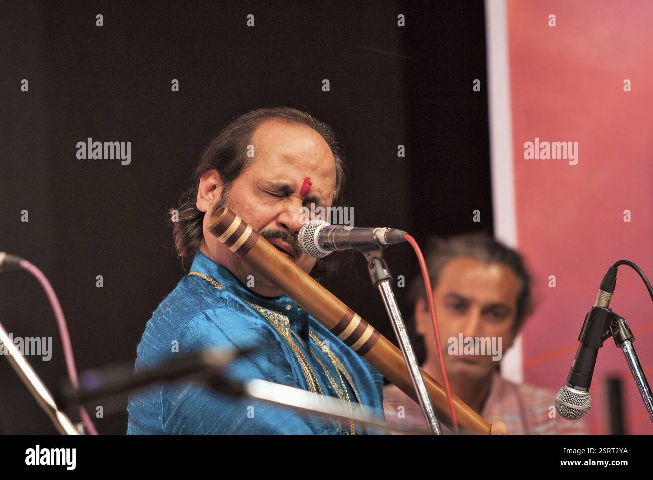 Indian musical instrument player hi-res stock photography and images ...