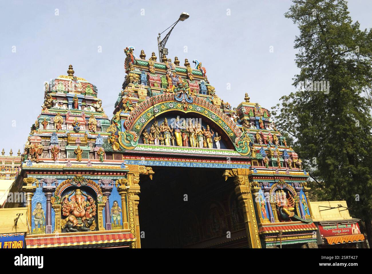 Amman sannathi tower entrance sri meenakshi temple in, Madurai, Tamil ...