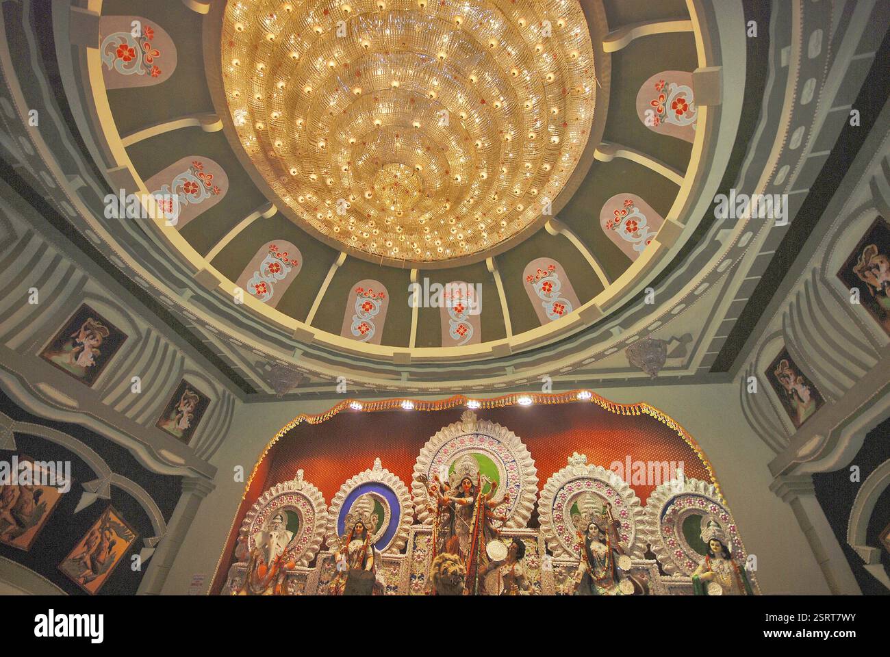 Puja celebrations calcutta kolkata hi-res stock photography and images ...