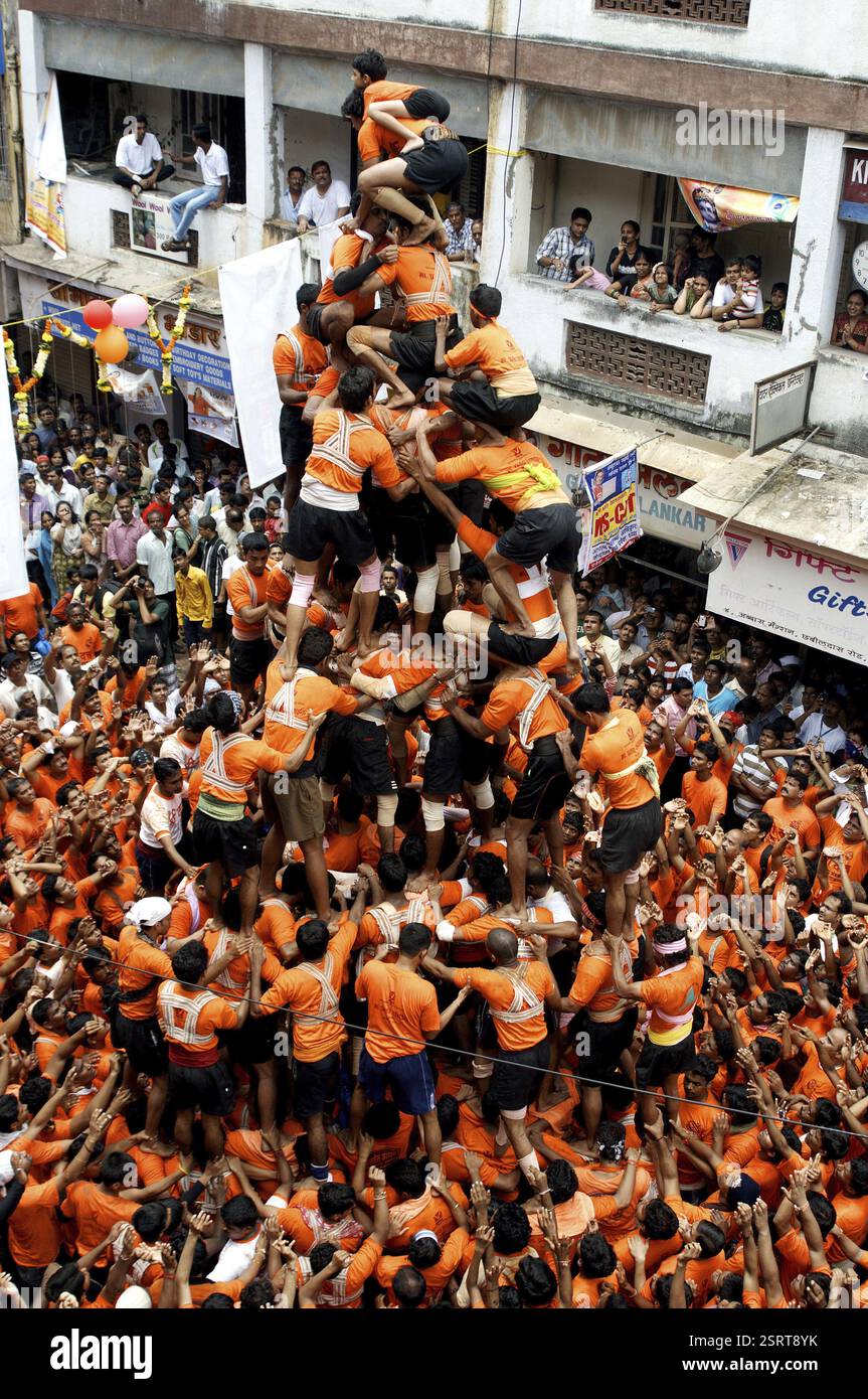 Govinda Breaking Dahi Handi Human Pyramid Festival Mumbai Maharashtra ...