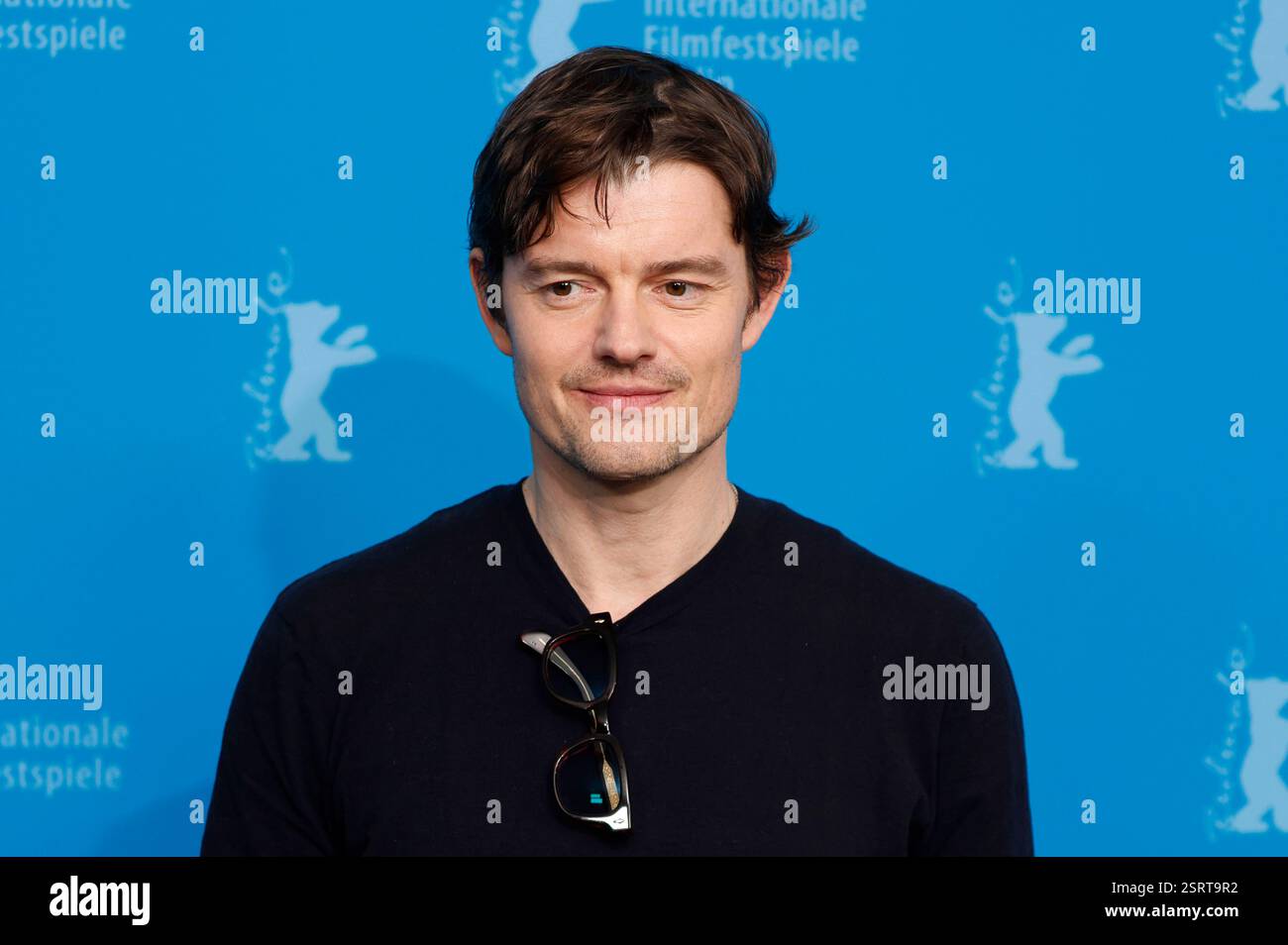 Sam Riley beim Photocall zum Kinofilm Islands auf der Berlinale 2025 / ...
