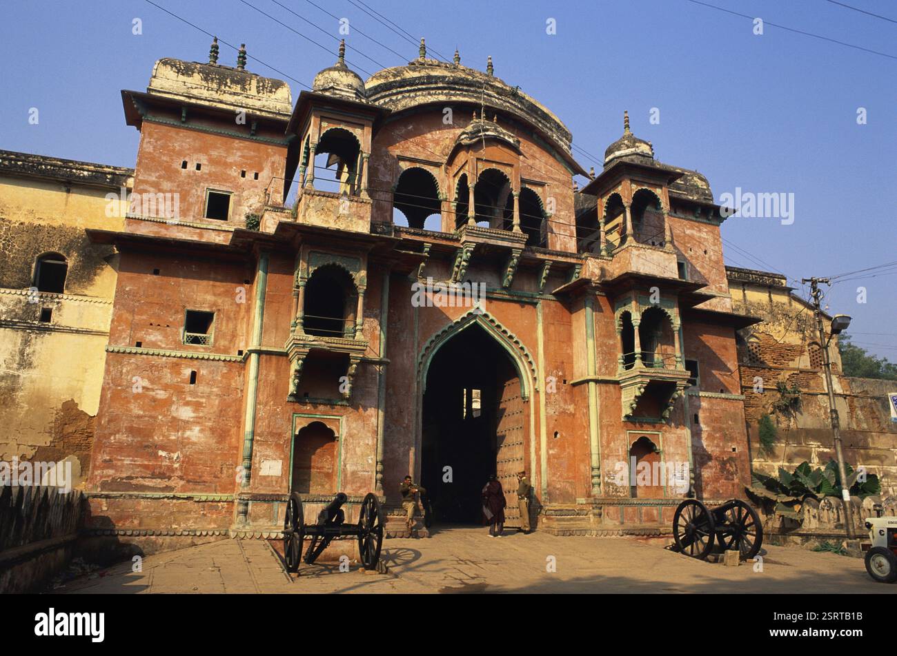 India uttar pradesh varanasi ram hi-res stock photography and images ...