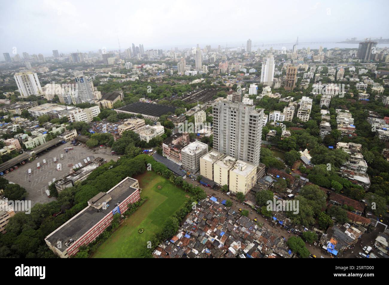 Aerial view dadar bombay mumbai hi-res stock photography and images - Alamy