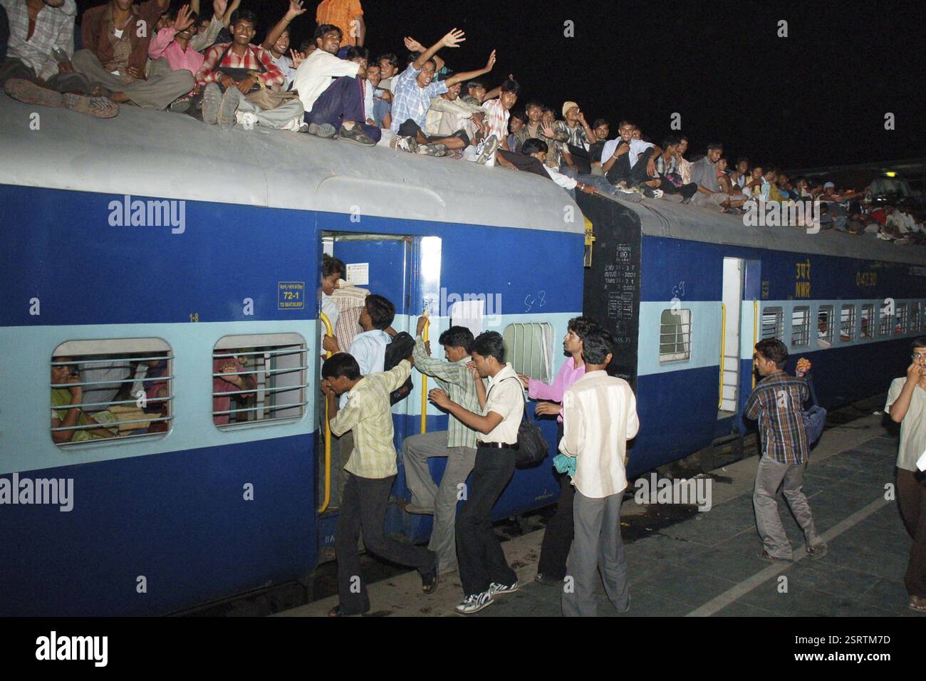 People on the roof of a train, Jodhpur, Rajasthan, India, Asia Stock ...