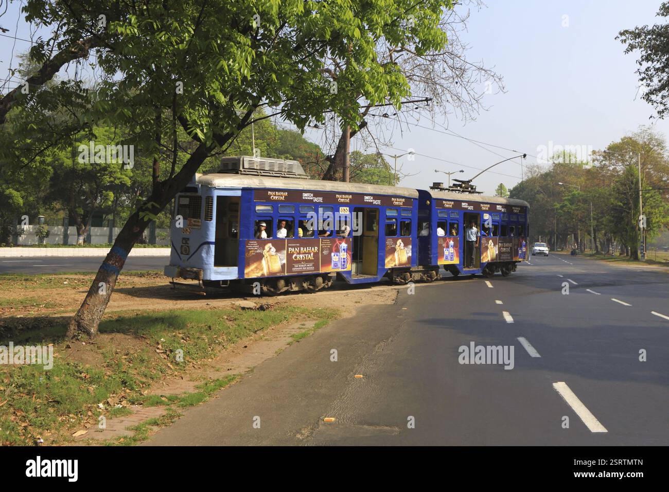 Kolkata trams hi-res stock photography and images - Alamy