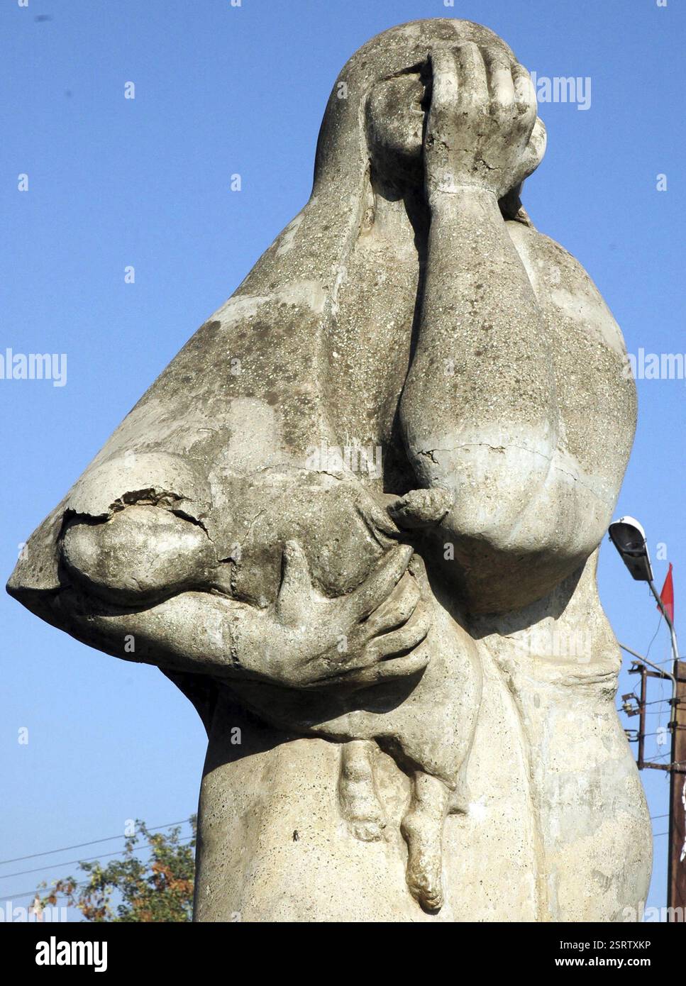 Mother with dead child memorial, bhopal, madhya pradesh, India, Asia ...