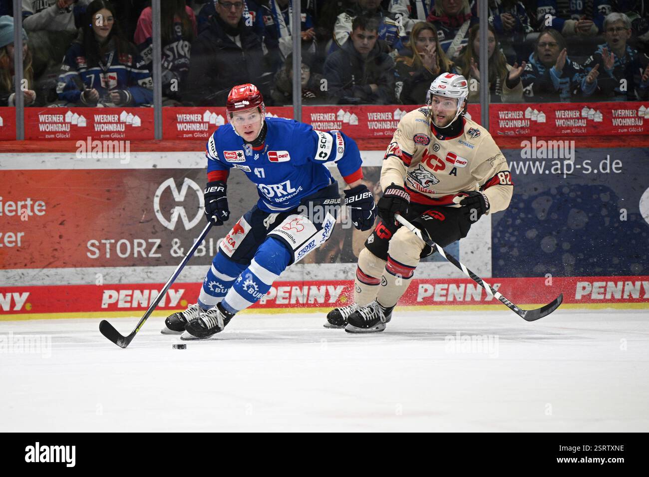 Schwenningen, Deutschland. 16th Feb, 2025. (v.l.n.r.) Alexander Karachun (Schwenninger Wild ...
