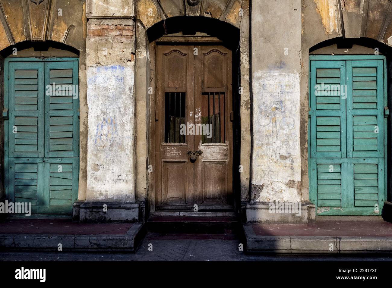 Shut windows closed windows hi-res stock photography and images - Alamy