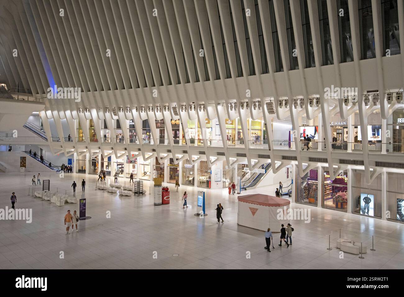 The Oculus, World Trade Center Transportation Hub (by spanish architect ...