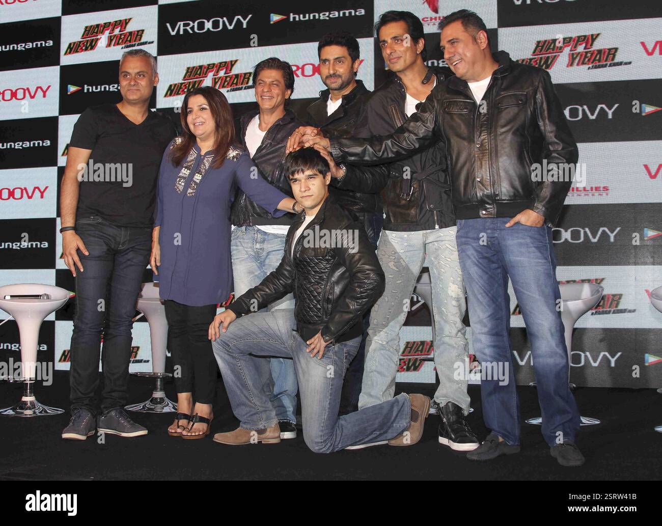 Bollywood Farah Khan Shah Rukh Khan Abhishek Bachchan Sonu Sood Boman Irani Vivaan Shah mobile ...