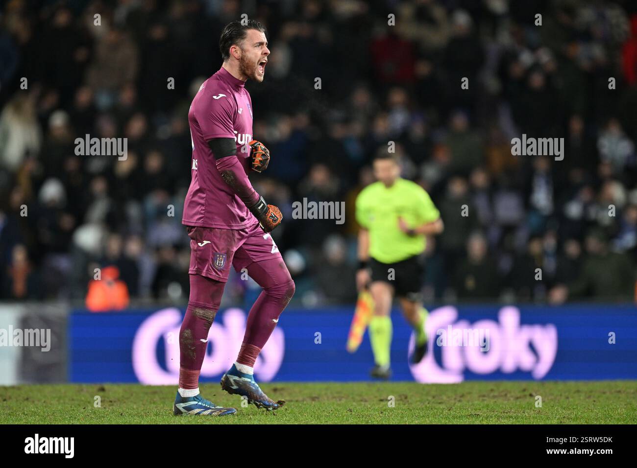 Antwerpen, Belgium. 09th Jan, 2025. goalkeeper Colin Coosemans (26) of ...
