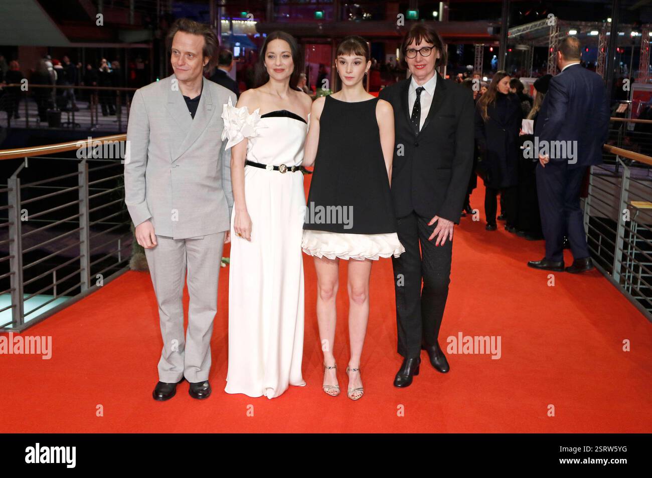August Diehl, Marion Cotillard, Clara Pacini und Lucile Hadzihalilovic ...