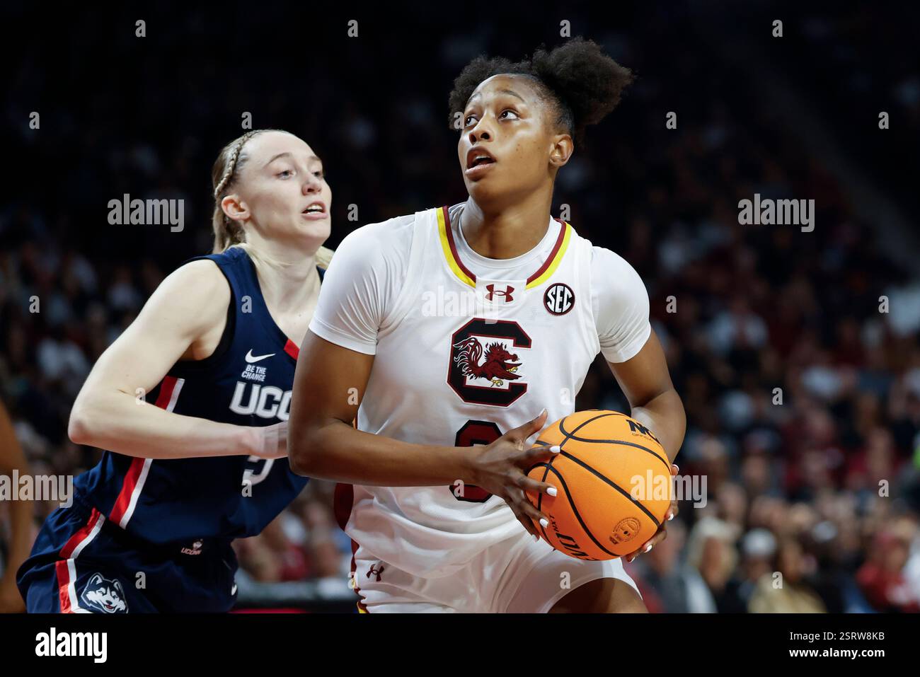 South Carolina forward Joyce Edwards, right, looks to shoot against ...